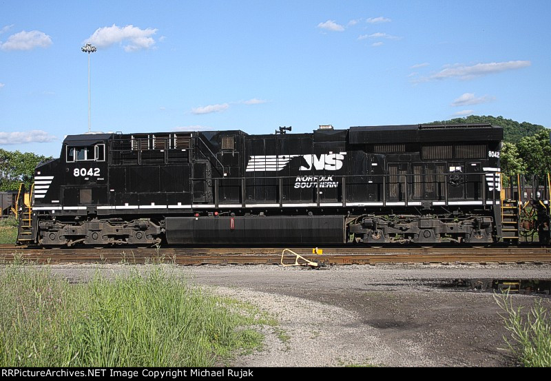 NS 8042